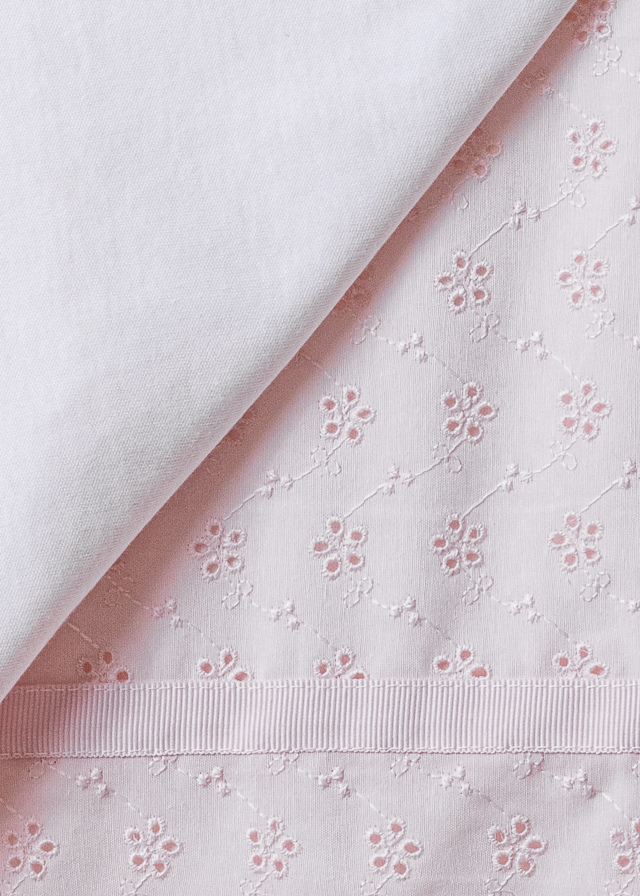 Pled din Bumbac Roz Broderie Floricele Mici Si Banda Ripsata 80x85cm A ...